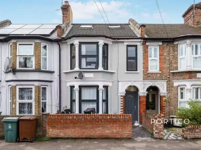 Cozy 1 BA 1 bedroom house share for rent in Fulbourne Road, Lo.