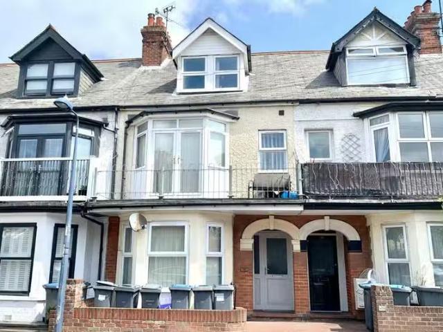 Cheap 1 BA 1 bedroom house share for rent in Holland Road, Fel.