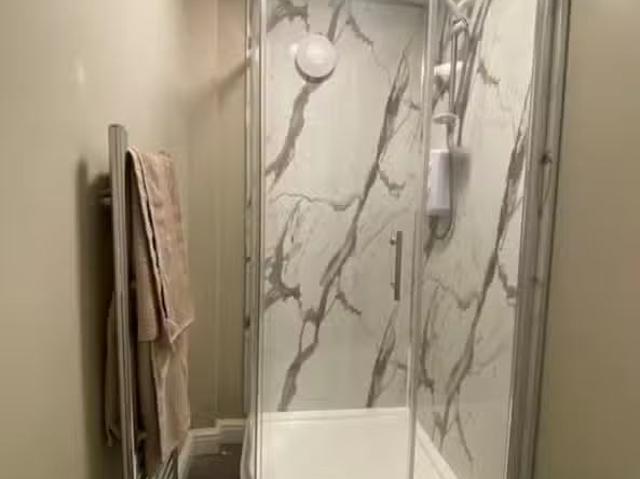 Unique 1 BA 1 bedroom house share for rent in Sheepwood Road.