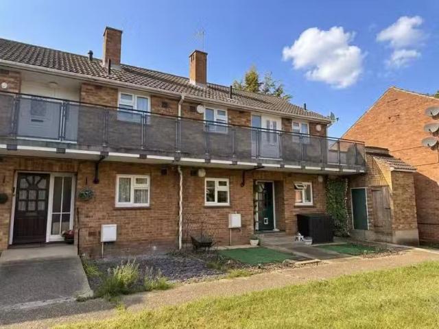 Just in! 1 BA 1 bedroom maisonette for rent in Burns Way, Hutt.