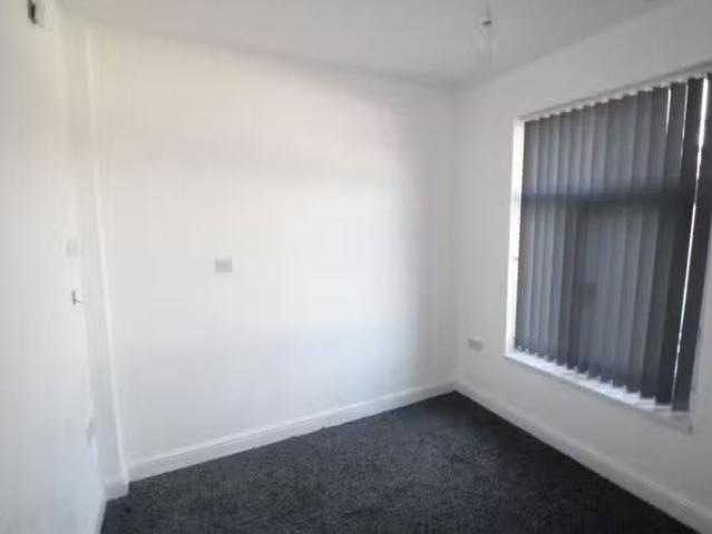 Deal! 1 BA 1 bedroom Mid Terrace Flat to rent, Whalley Banks.