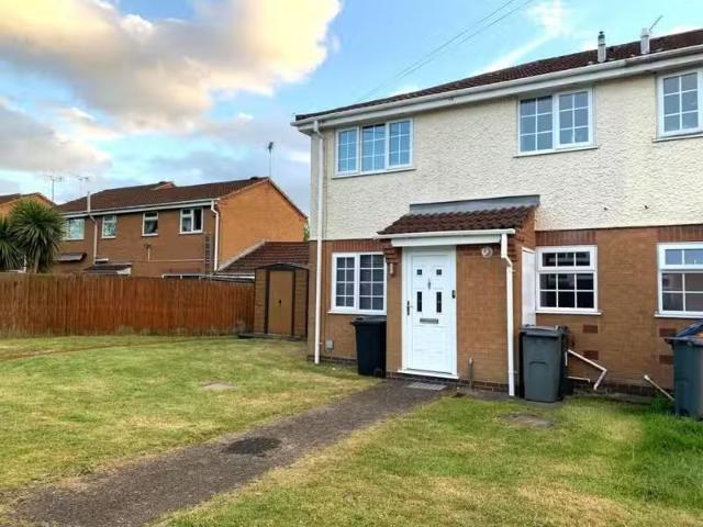 Nice 1 BA 1 bedroom semi detached house for rent in Adams Broo.