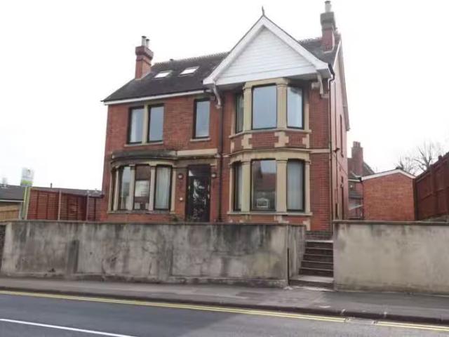 New 1 BA 1 bedroom property for rent in Cheltenham Road, Glouc.
