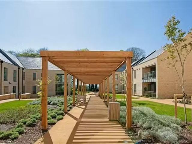 Nice 1 BA 1 bedroom retirement property for rent in The Painsw.