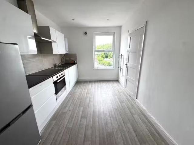 Rental! 1 BA 1 bedroom terraced house for rent in Ashley Road.