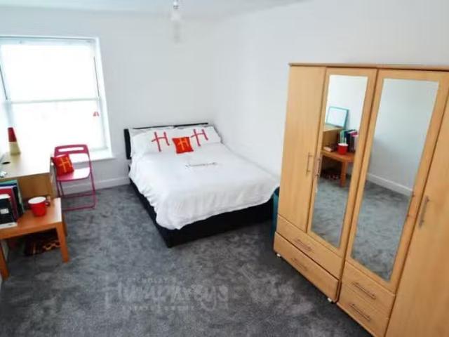 Deal! 1 BA 2 bedroom apartment for rent in Marshall Terrace, D.