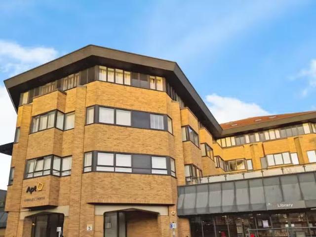 Just in! 1 BA 2 bedroom apartment for rent in New Road, Brentw.