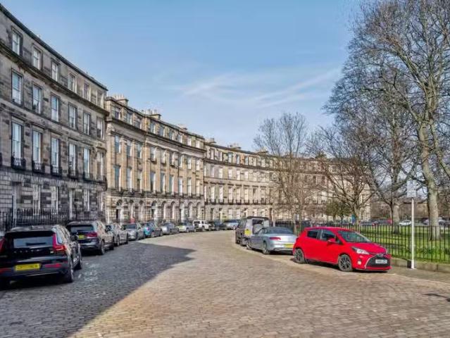 Cozy 1 BA 2 bedroom apartment for rent in Ainslie Place, Edinb.