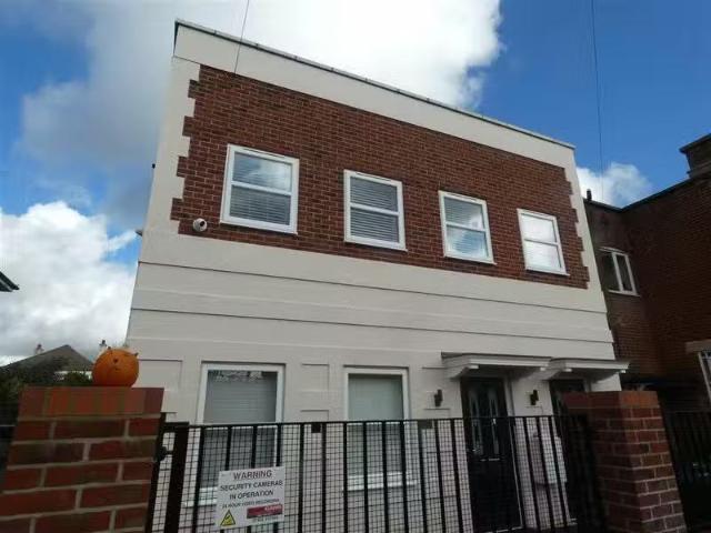 Rental! 1 BA 2 bedroom apartment for rent in Ashton Road, Bour.