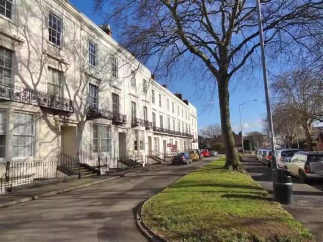 Cheap 1 BA 2 bedroom apartment for rent in Bertie Terrace, Lea.