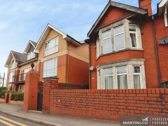 For Rent! 1 BA 2 bedroom apartment for rent in College Road, L.