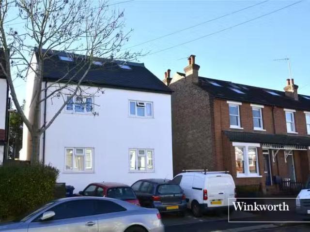 Nice 1 BA 2 bedroom apartment for rent in Crescent Court, 24 C.