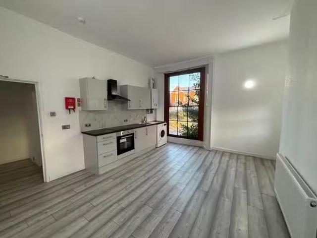 Nice 1 BA 2 bedroom apartment for rent in Flat 4, The Elms, DE22