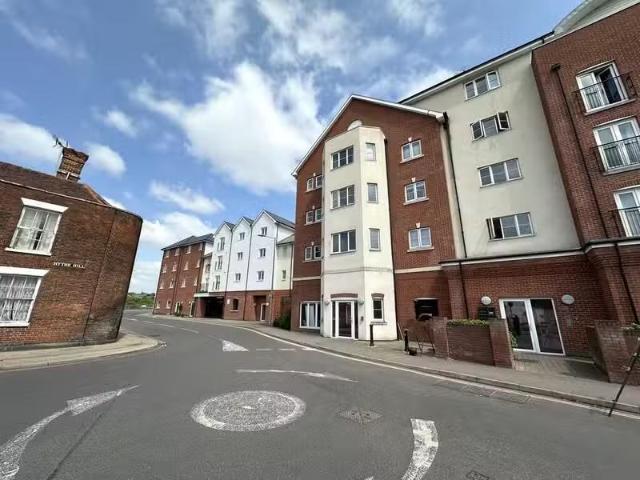 Rental! 1 BA 2 bedroom apartment for rent in Hythe Quay, Hythe.