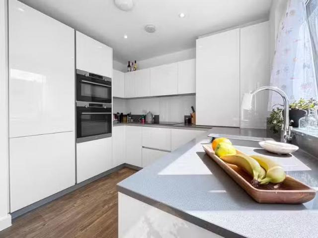 Charming 1 BA 2 bedroom apartment for rent in Henty Close, Tru.