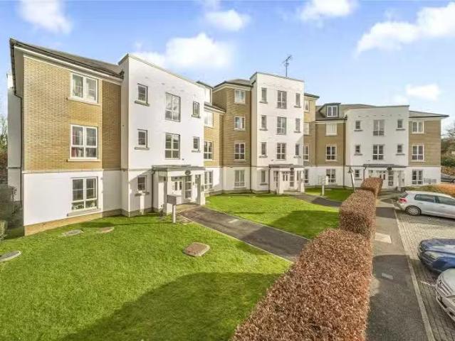 Just in! 1 BA 2 bedroom apartment for rent in Knaphill, Woking.