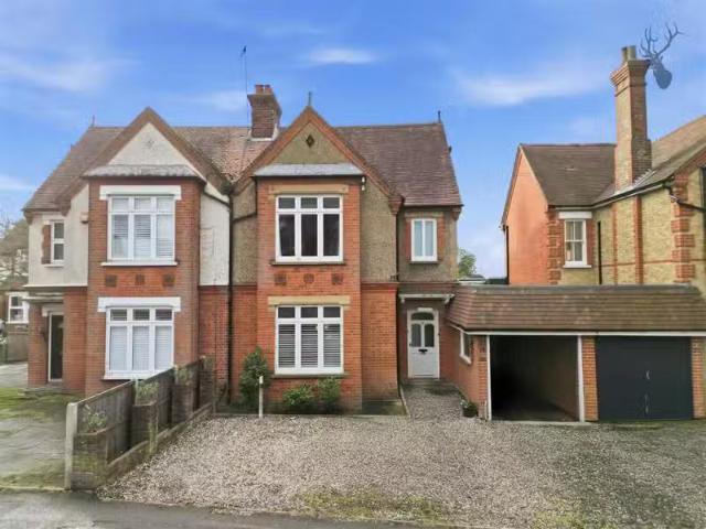 Cheap 1 BA 2 bedroom apartment for rent in Lindsey Street, Epp.