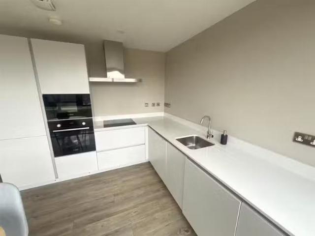 Charming 1 BA 2 bedroom apartment for rent in Queens Gardens.