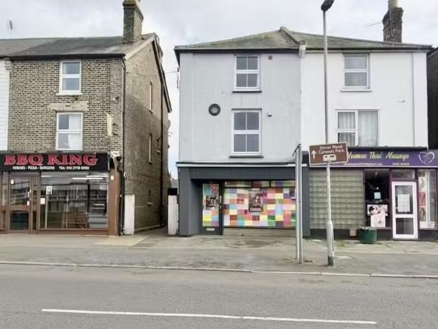 Unique 1 BA 2 bedroom apartment for rent in Station Road, Burn.