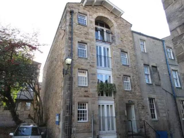 Nice 1 BA 2 bedroom apartment for rent in The Warehouse, Bridg.