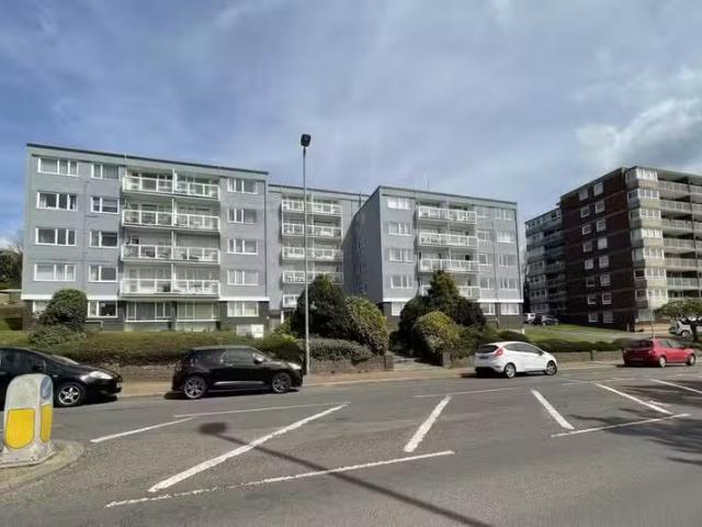 Rental! 1 BA 2 bedroom apartment for rent in The Chantry, Uppe.