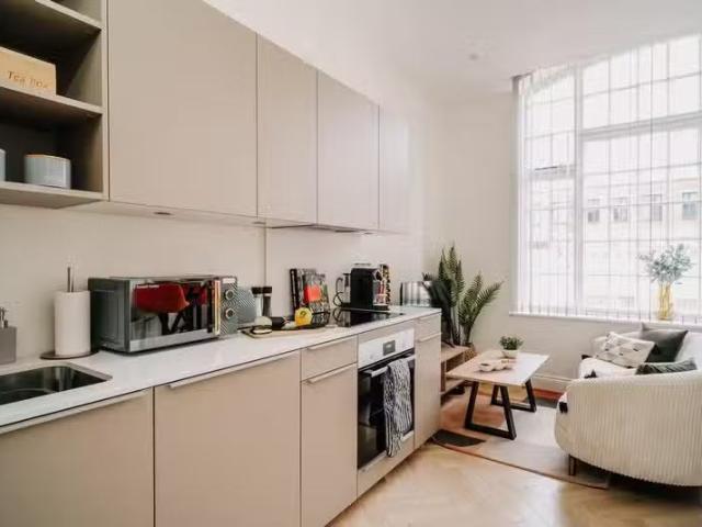 Deal! 1 BA 2 bedroom apartment for rent in The Colmore, Cox St.