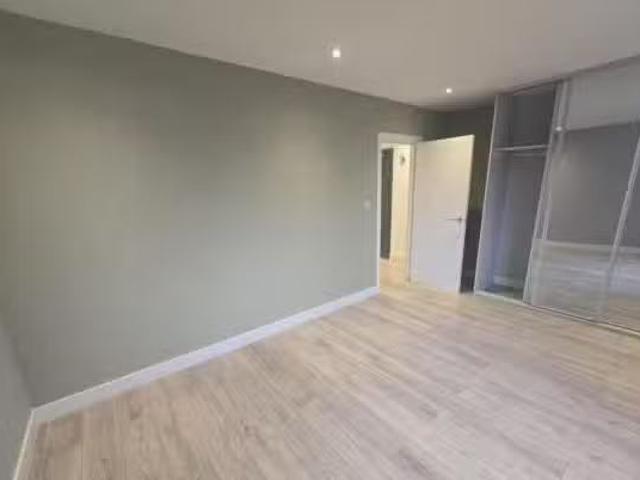 Just in! 1 BA 2 bedroom apartment for rent in Varis Court, Sta.