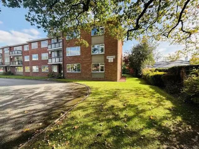 Unique 1 BA 2 bedroom apartment for rent in Warwick Place, Lea.