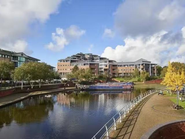 Cheap 1 BA 2 bedroom apartment for rent in Waterfront West, Br.