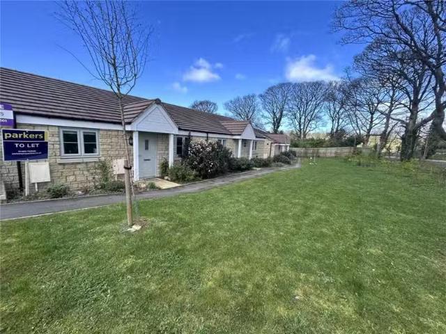 For Rent! 1 BA 2 bedroom bungalow for rent in Sycamore Grove.