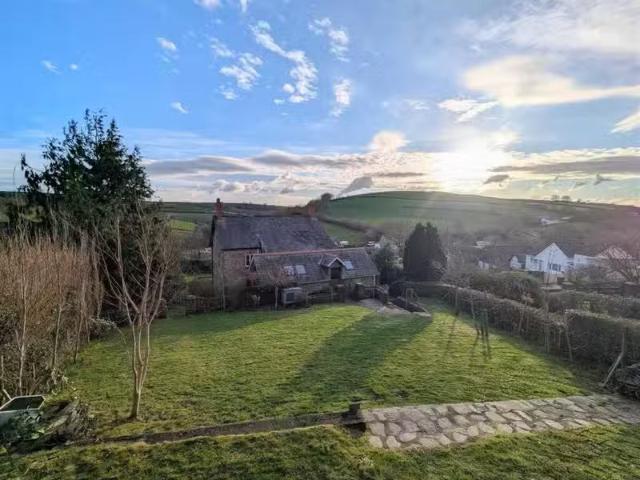 Charming 1 BA 2 bedroom detached house for rent in Goodleigh.