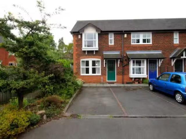 For Rent! 1 BA 2 bedroom end of terrace house for rent in Doug.