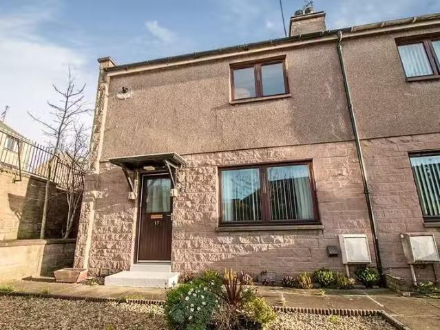 Charming 1 BA 2 bedroom End Terrace House to rent, Wharf Stree.