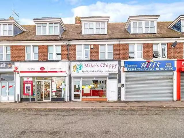 Unique 1 BA 2 bedroom Flat to rent, Midanbury Broadway, Witts.