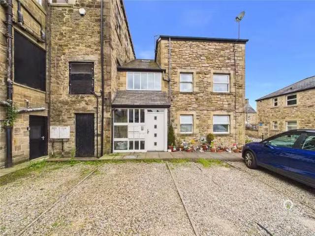 Deal! 1 BA 2 bedroom Flat to rent, Anderson Court, Burnopfield.