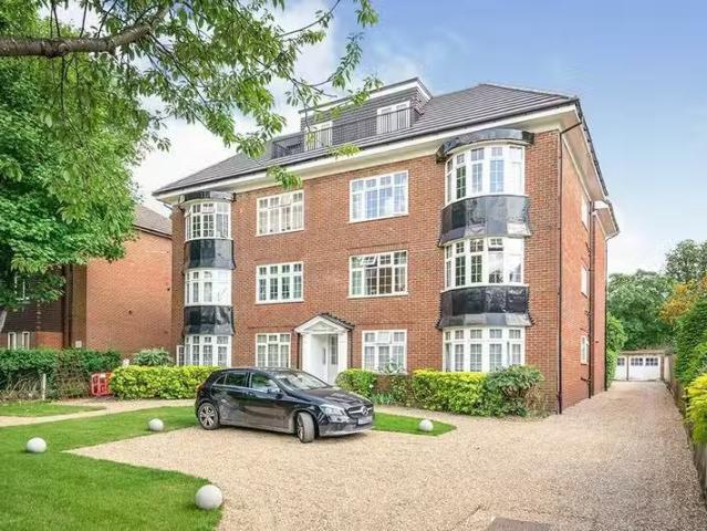 New 1 BA 2 bedroom Flat to rent, Grove Road, Sutton, SM1 £1,6.