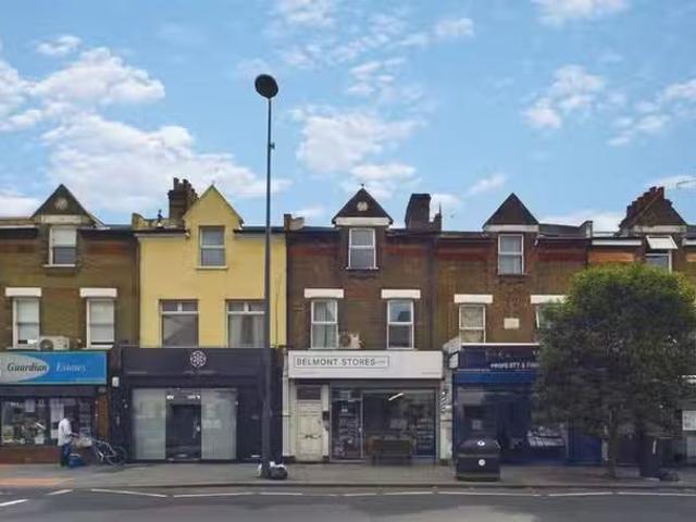New 1 BA 2 bedroom Flat to rent, Hoe Street, Walthamstow, E17.