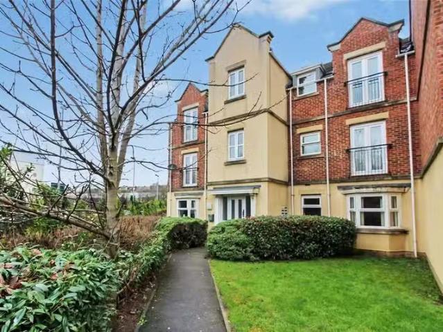 Nice 1 BA 2 bedroom Flat to rent, Whitehall Drive, Leeds, LS12.