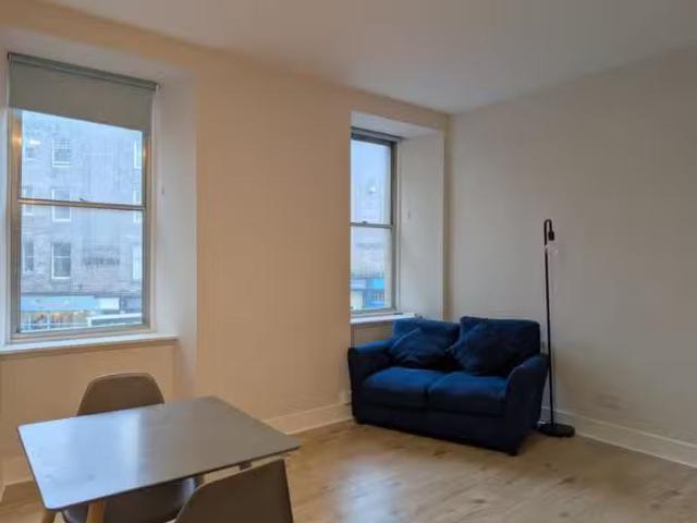 Rental! 1 BA 2 bedroom flat for rent in 7 East Fountainbridge.
