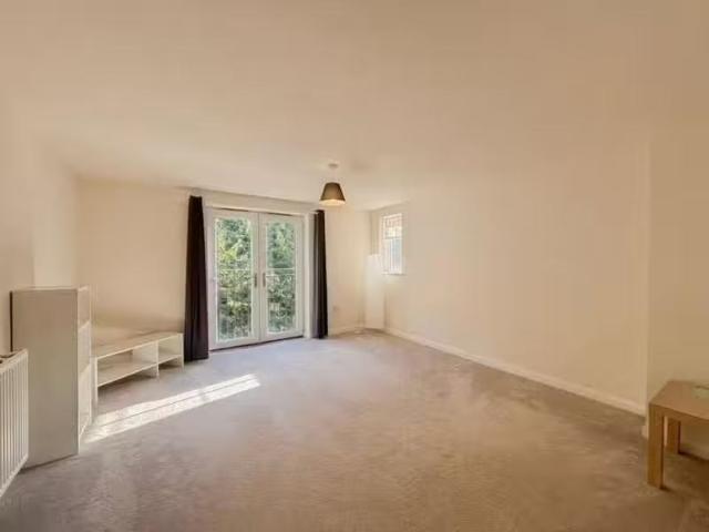 Deal! 1 BA 2 bedroom flat for rent in Tawny Grove, Coventry, CV4