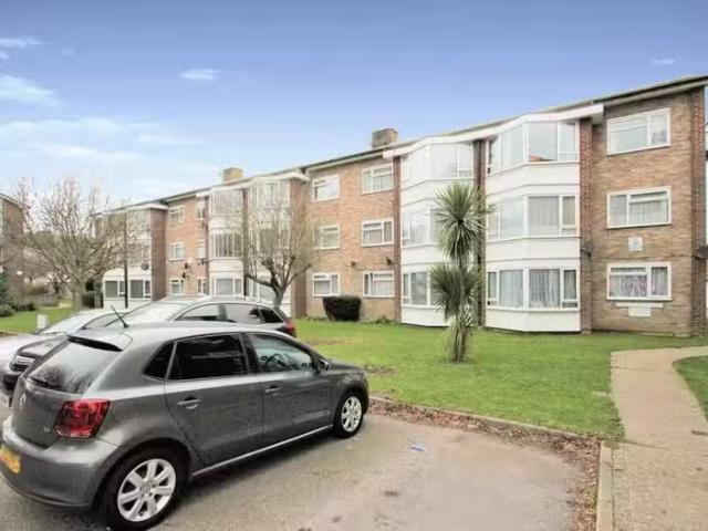 For Rent! 1 BA 2 bedroom flat for rent in The Causeway, Goring.