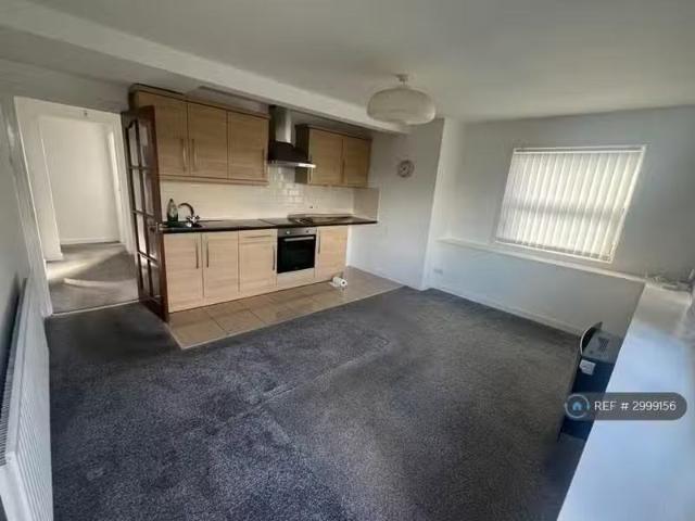 Unique 1 BA 2 bedroom flat for rent in Tulliallen, Liverpool.