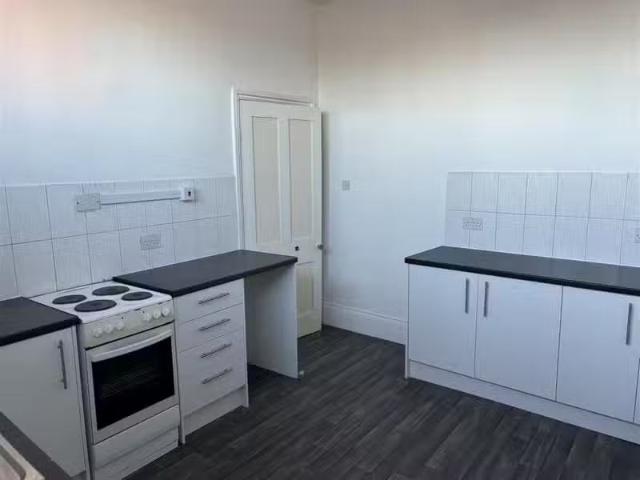 Cheap 1 BA 2 bedroom flat for rent in Victoria Street, Grimsby.