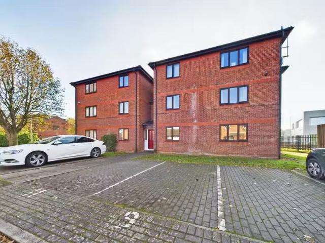 Charming 1 BA 2 bedroom flat for rent in Wetherby Close, Chest.