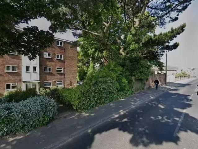Unique 1 BA 2 bedroom flat for rent in Ashley Road, Poole, Dor.