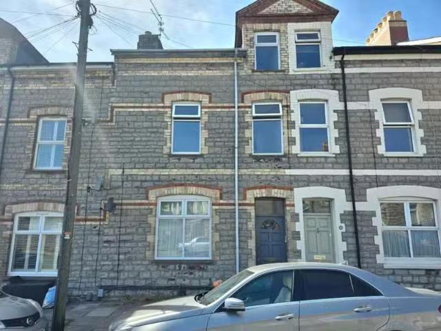 Cozy 1 BA 2 bedroom flat for rent in Arcot Street, Penarth, CF64
