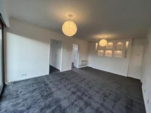 Rental! 1 BA 2 bedroom flat for rent in Bowfell Court, Coventr.