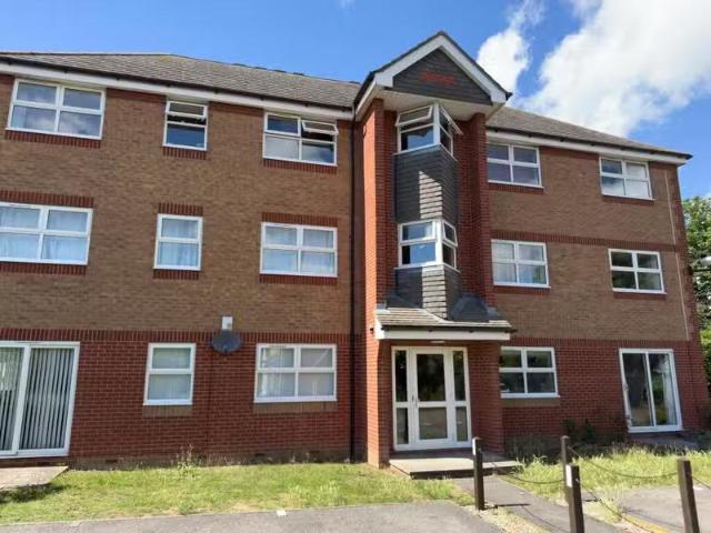 Rental! 1 BA 2 bedroom flat for rent in Blackthorn Close, Camb.