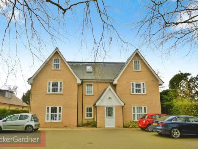 New 1 BA 2 bedroom flat for rent in Cambridge Road, Great Shel.