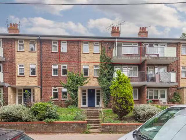 Cheap 1 BA 2 bedroom flat for rent in Castle Street, Woodbridg.